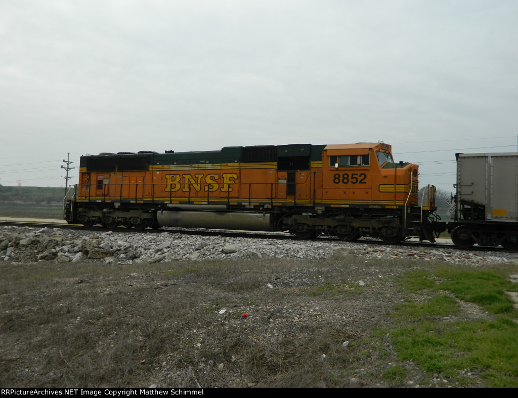 BNSF 8852 - DPU
